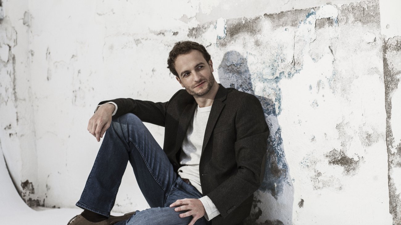 Christian Schumann performs live Harry Potter and Neverending Story ...